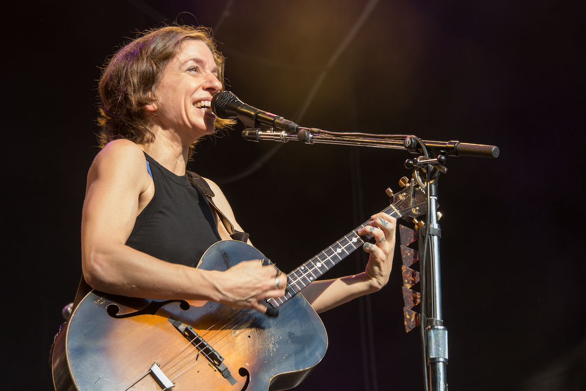 Ani DiFranco abeslariak 55 urte bete ditu gaur | Atzerria | GAUR8